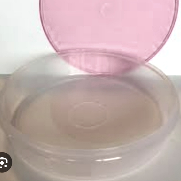 Tupperware | Kitchen | Tupperware 2 Round Pie Food Storage Container ...